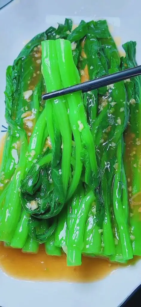 Quick & Easy Yu Choy Sum Recipe - Kitchen (Mis)Adventures