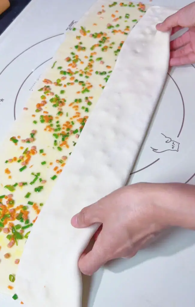 Hua Juan (Chinese Flower Rolls Or Scallion Roll) - Kitchen (Mis)Adventures