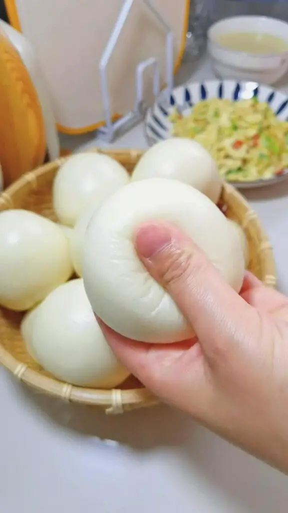 Cantonese Steamed Egg Custard Buns (Nai Wong Bao) - Kitchen (Mis)Adventures