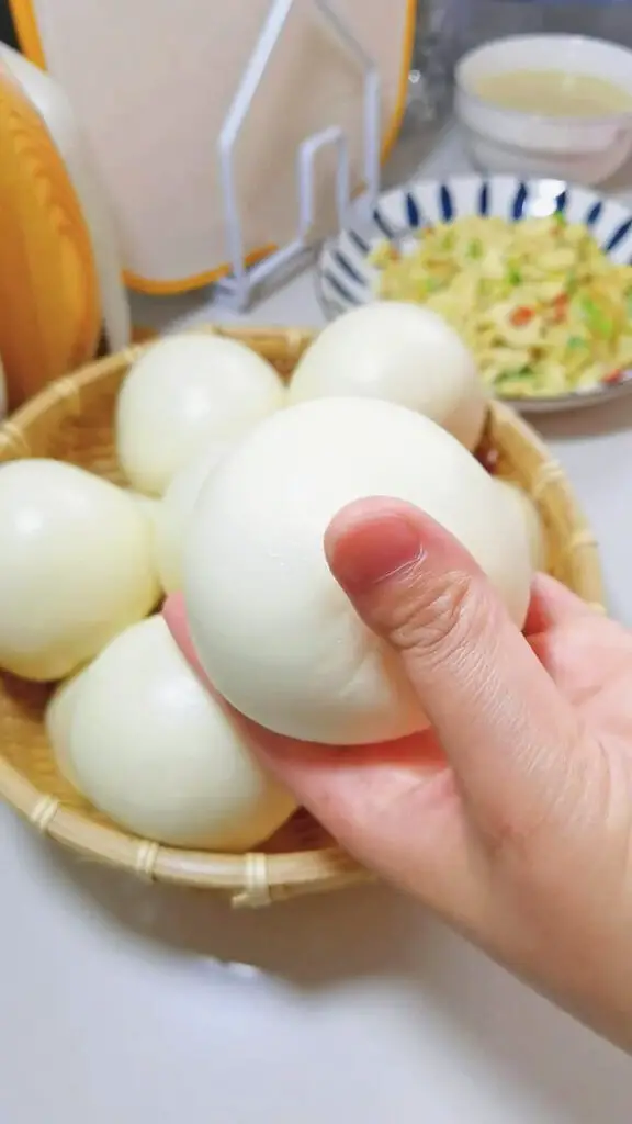 Cantonese Steamed Egg Custard Buns (Nai Wong Bao) - Kitchen (Mis)Adventures