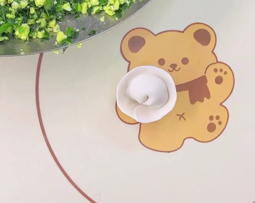 7 Ways To Fold Dumplings: A Step-By-Step Guide (Video) - Kitchen (Mis ...