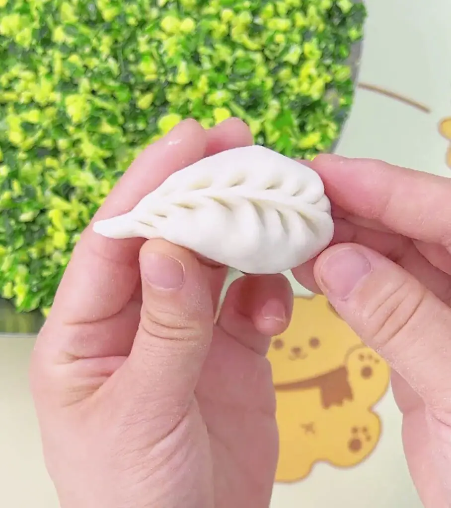 7 Ways To Fold Dumplings: A Step-By-Step Guide (Video) - Kitchen (Mis ...