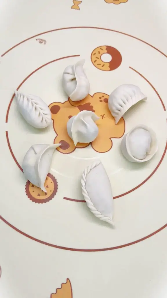 7 Ways To Fold Dumplings: A Step-By-Step Guide (Video) - Kitchen (Mis ...
