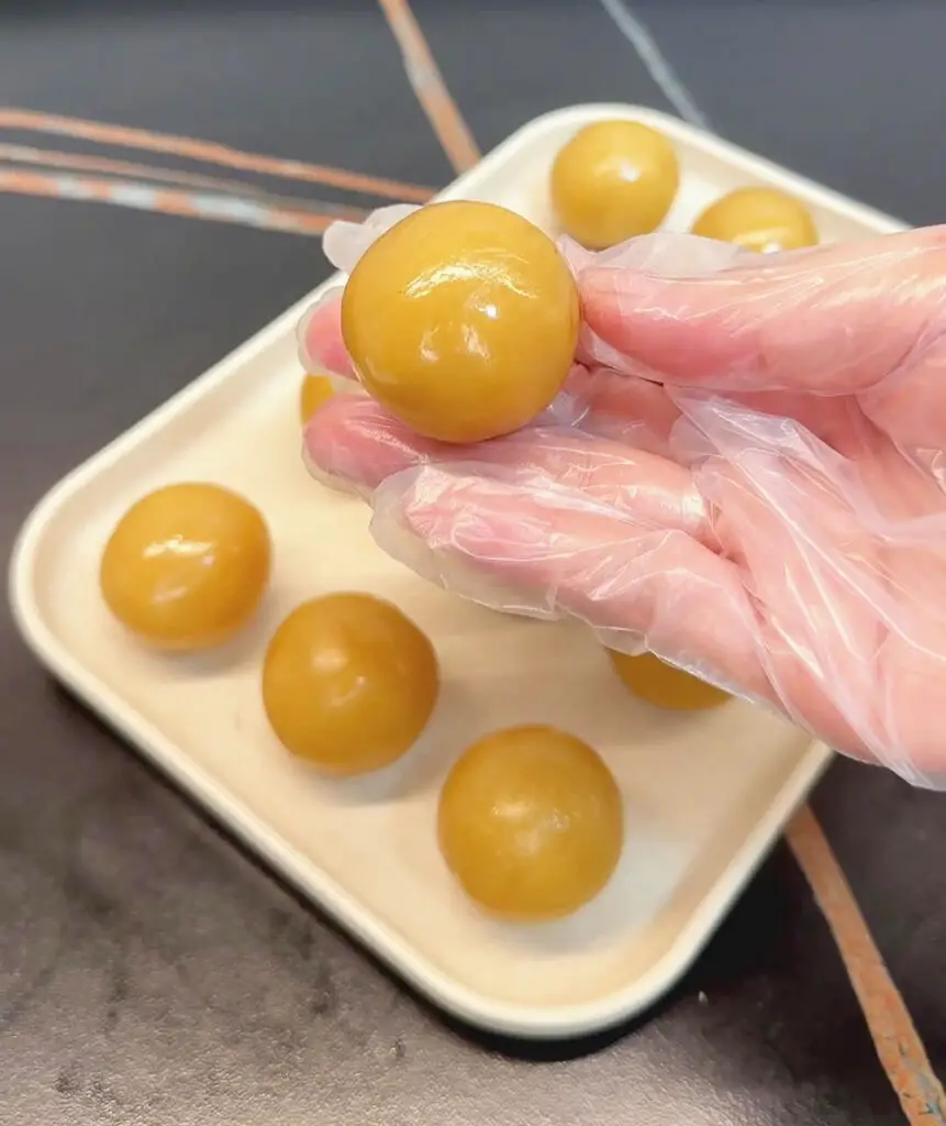 Making Lotus Seed Paste Filling: A Step-By-Step Guide - Kitchen (Mis ...