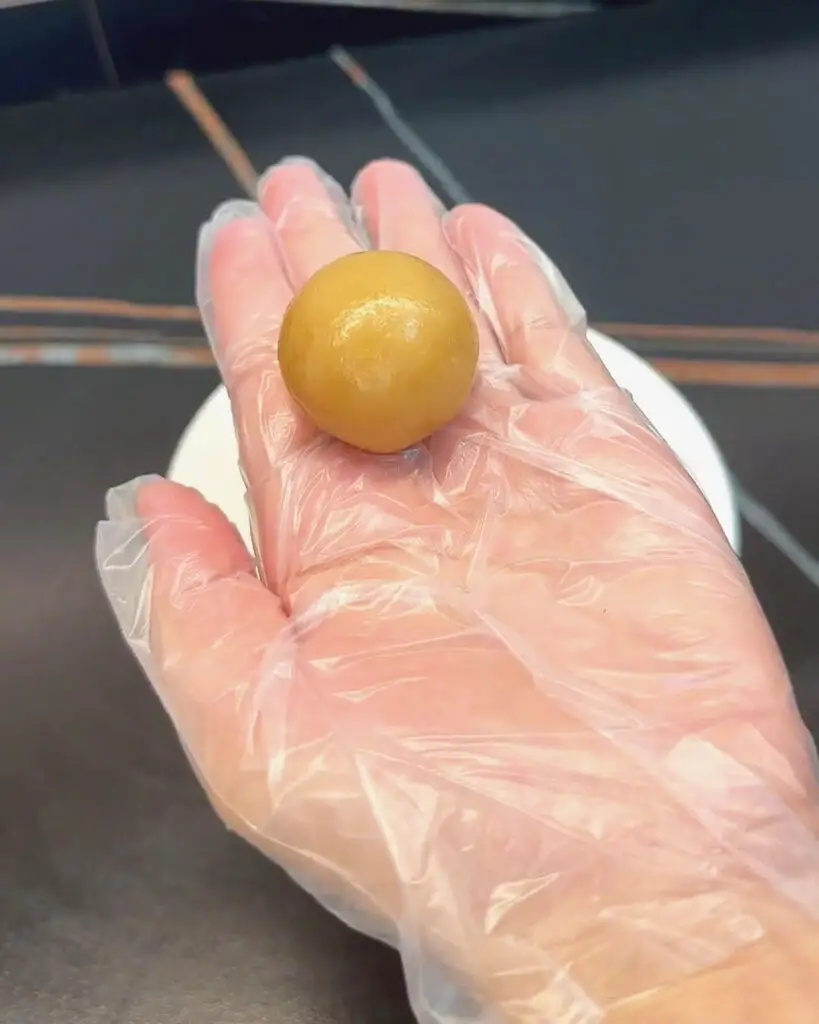 Making Lotus Seed Paste Filling: A Step-By-Step Guide - Kitchen (Mis ...