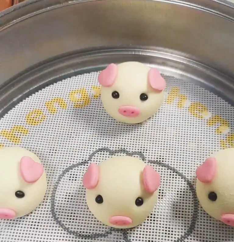 Steamed Piggy Buns With Custard Filling - Kitchen (Mis)Adventures