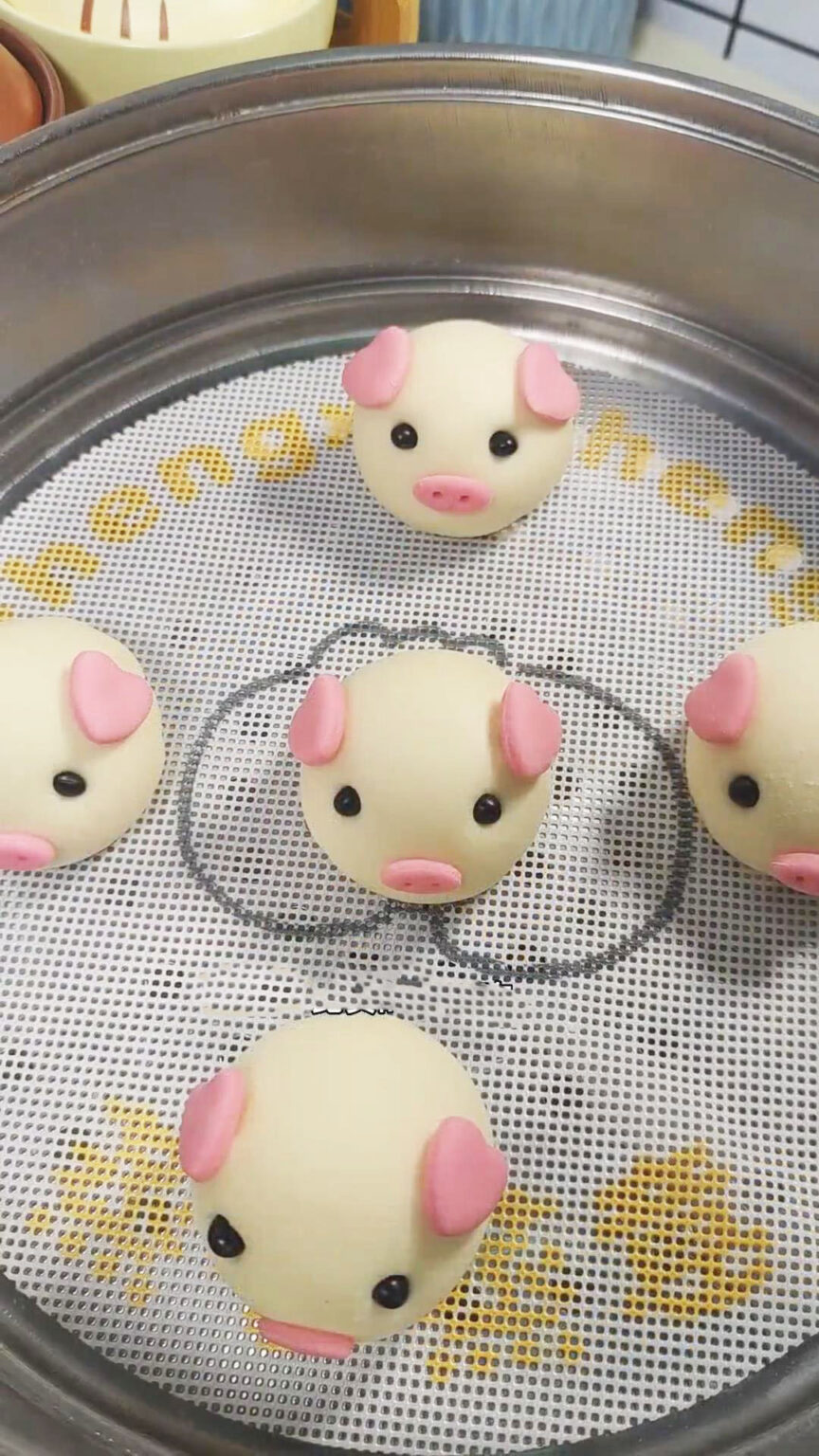 Steamed Piggy Buns With Custard Filling - Kitchen (Mis)Adventures