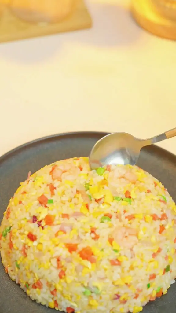 Yang Chow Fried Rice (Yangzhou Fried Rice 扬州炒饭) - Kitchen (Mis)Adventures