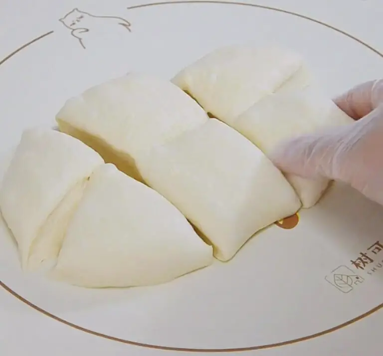 Pineapple Buns (Hong Kong Style Bolo Bao) - Kitchen (Mis)Adventures