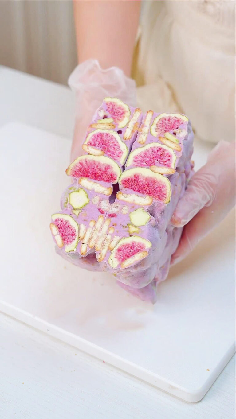 Crunchy And Sweet Snowflake Crisps Recipe - Kitchen (Mis)Adventures