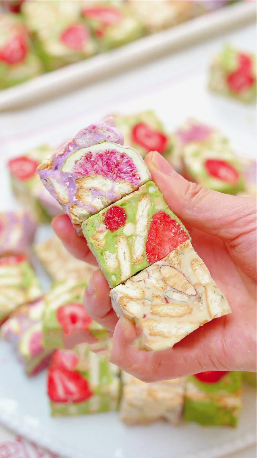 Crunchy And Sweet Snowflake Crisps Recipe - Kitchen (Mis)Adventures