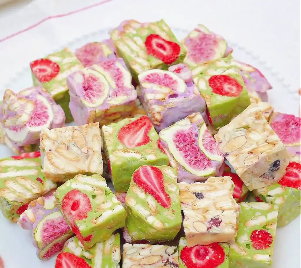 Crunchy And Sweet Snowflake Crisps Recipe - Kitchen (Mis)Adventures