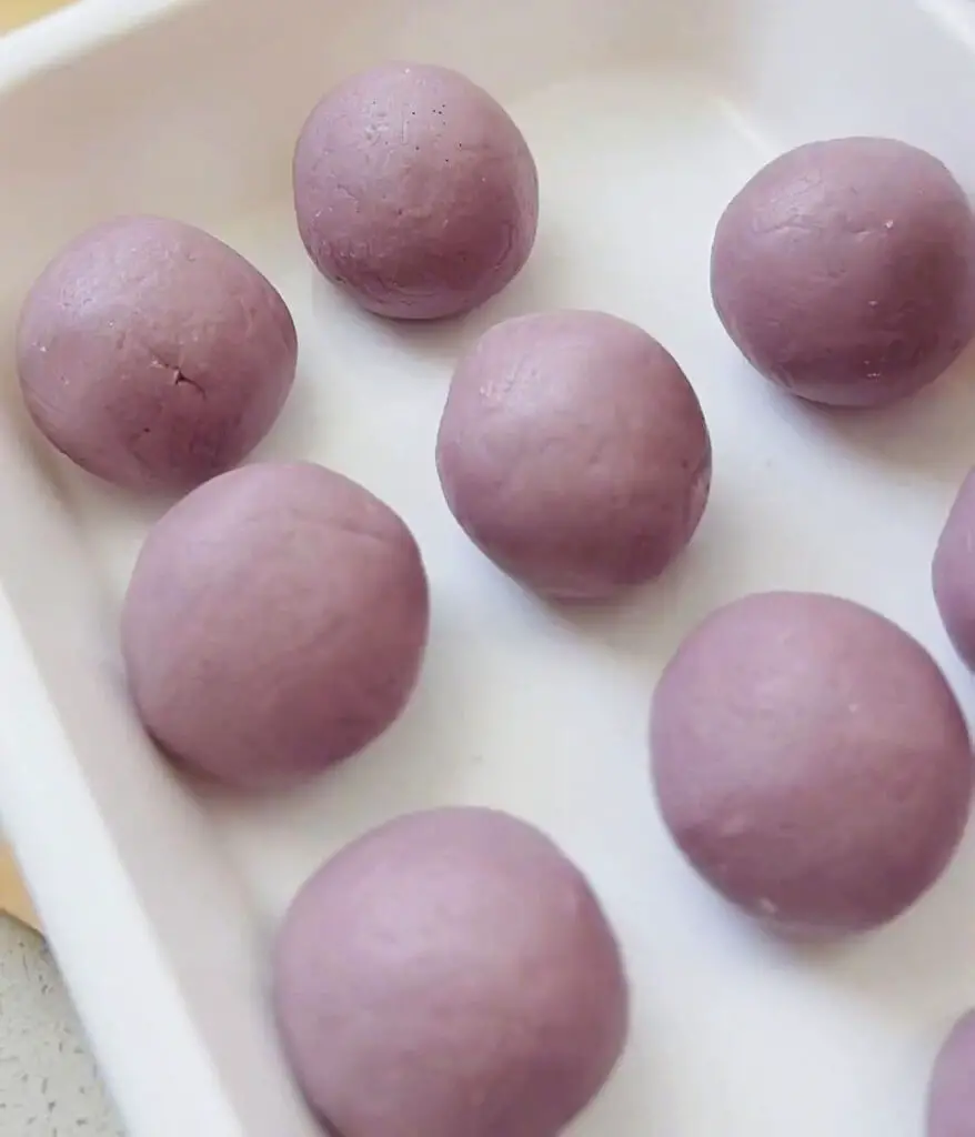 Taro Snow Skin Mooncake With Cheese - Kitchen (Mis)Adventures