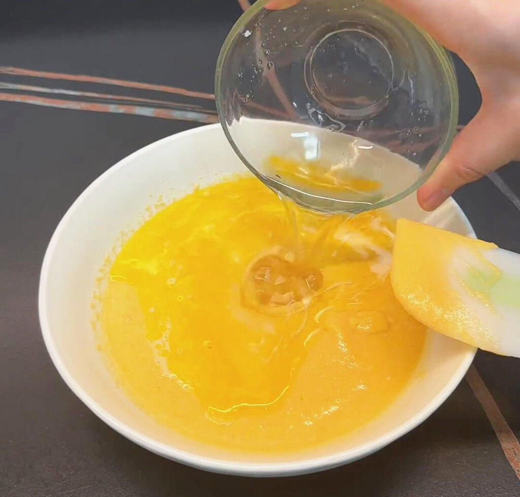 Steamed Salted Egg Yolk Buns Recipe (Liu Sha Bao/流沙包) - Kitchen (Mis ...