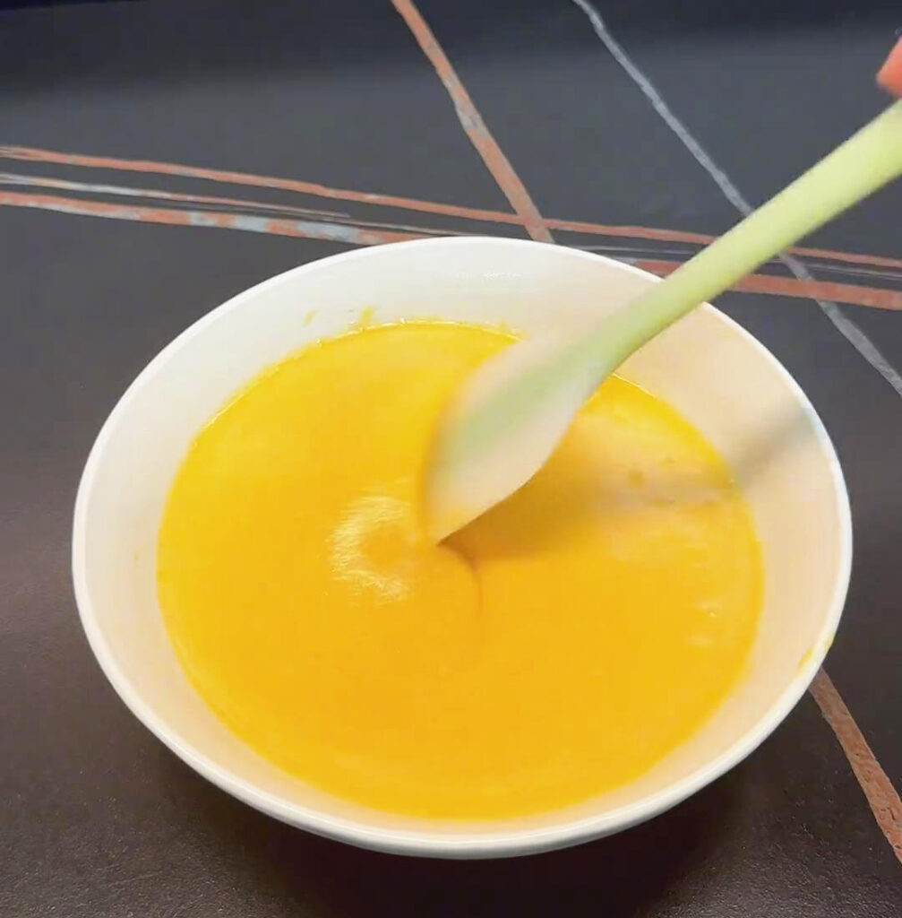 Steamed Salted Egg Yolk Buns Recipe (Liu Sha Bao/流沙包) - Kitchen (Mis ...