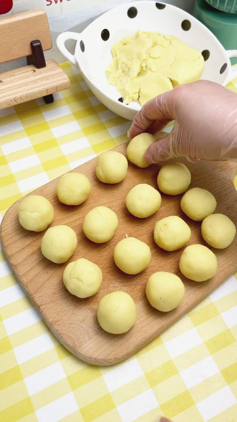 How To Make Homemade Tapioca Pearls With 3 Ingredients - Kitchen (Mis ...