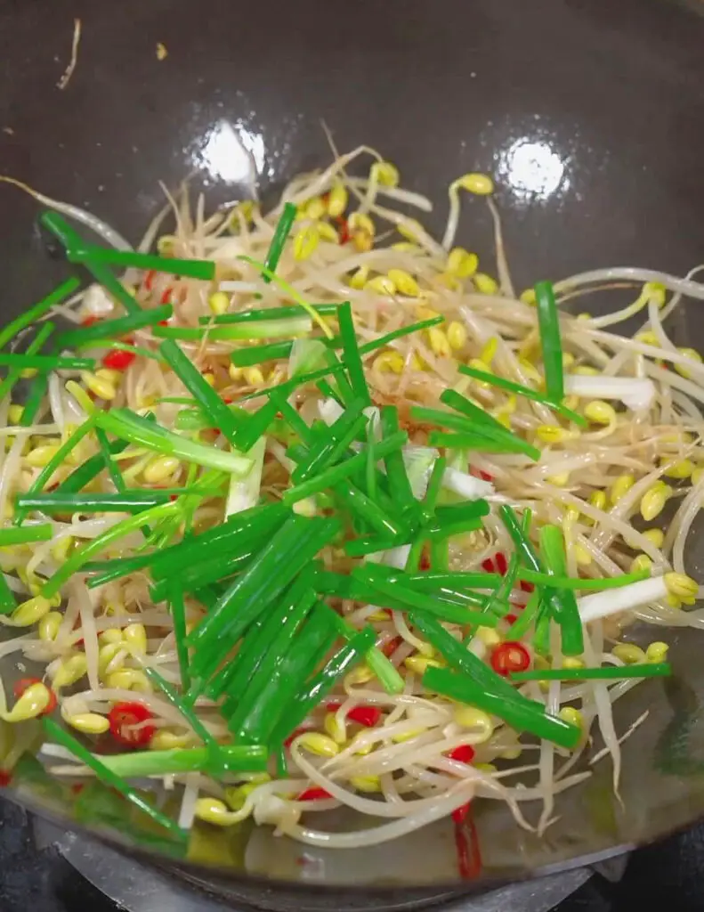 Stir-Fry Bean Sprouts (Ready In 10 Minutes!) - Kitchen (Mis)Adventures
