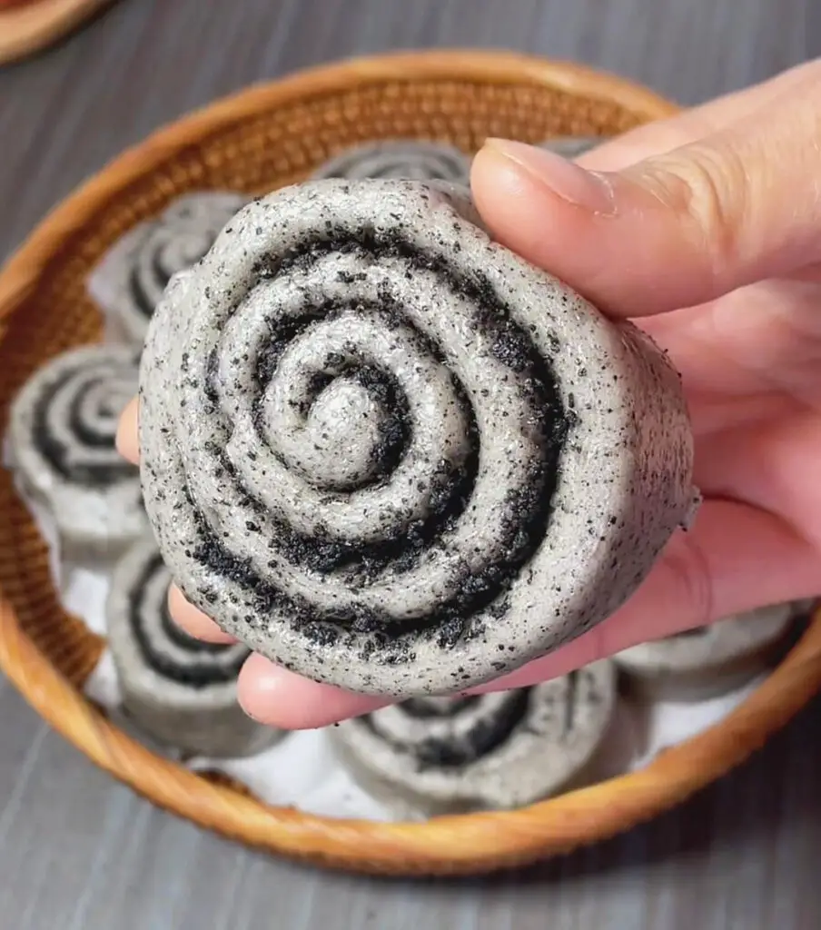 Homemade Black Sesame Rolls - Kitchen (Mis)Adventures
