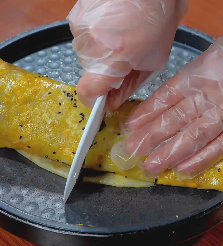 Easy Jian Bing Recipe (Chinese Breakfast Crepe) - Kitchen (Mis)Adventures