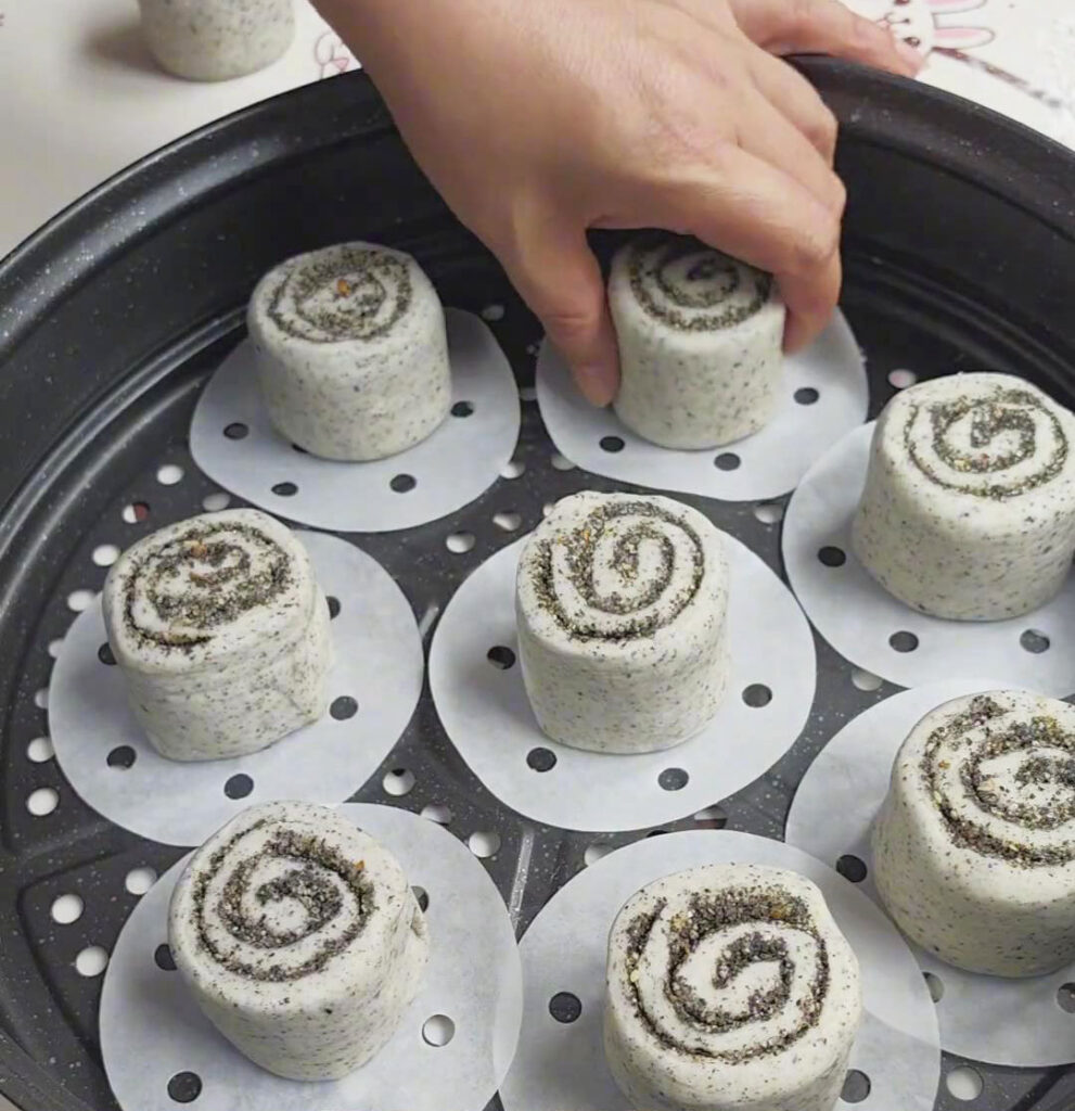 Homemade Black Sesame Rolls - Kitchen (Mis)Adventures