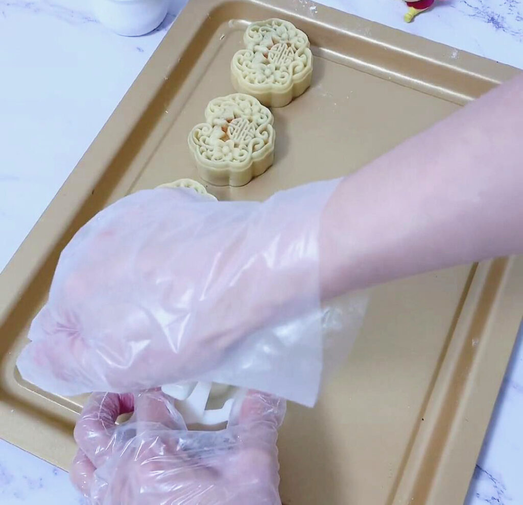 Mooncakes With Egg Yolk And Lotus Paste - Kitchen (Mis)Adventures